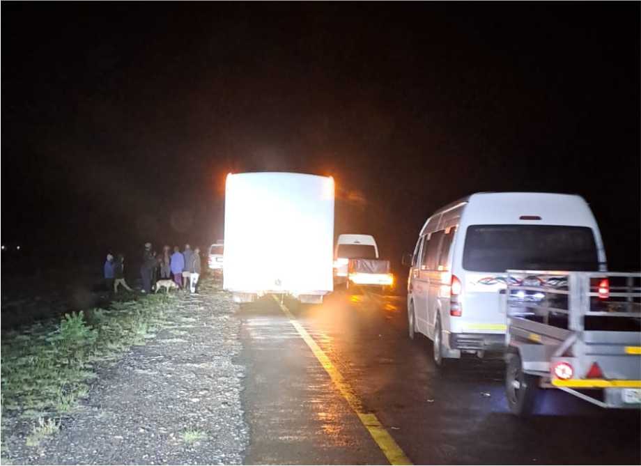 Bus Still Blocking Lane After R61 Bus–Cow Collision - Komani News